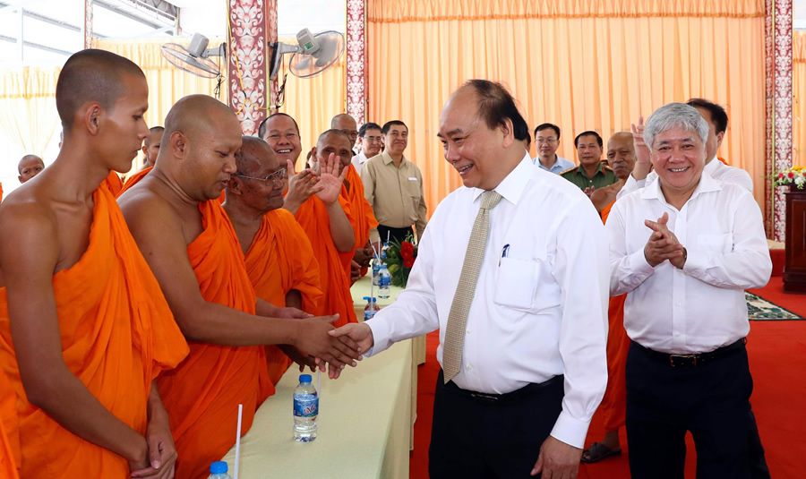 Thủ tướng thăm, chúc Tết Chôl Chnăm Thmây tại Học viện Phật giáo Nam ...
